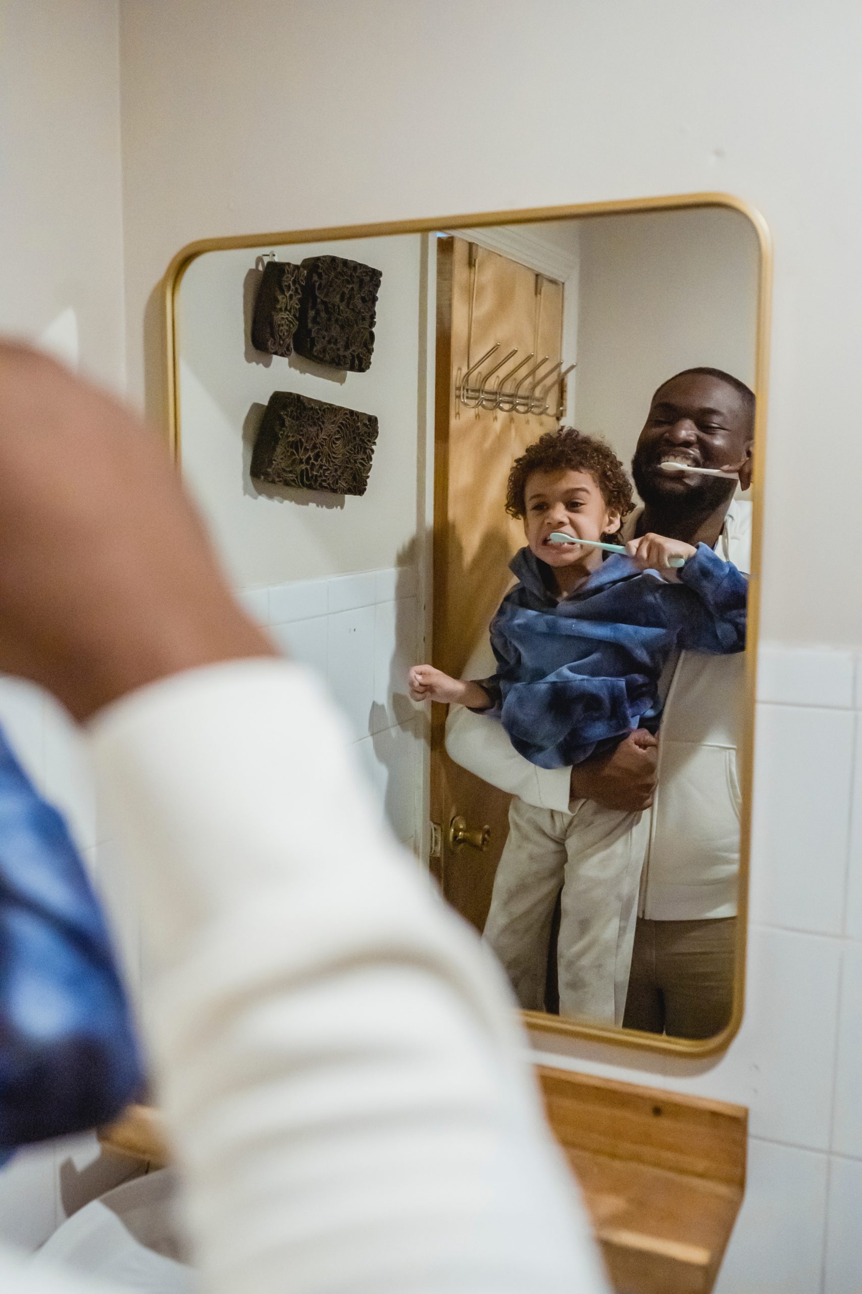 Why Your Child is Clingy and How to Deal With It | themompsychologist.com