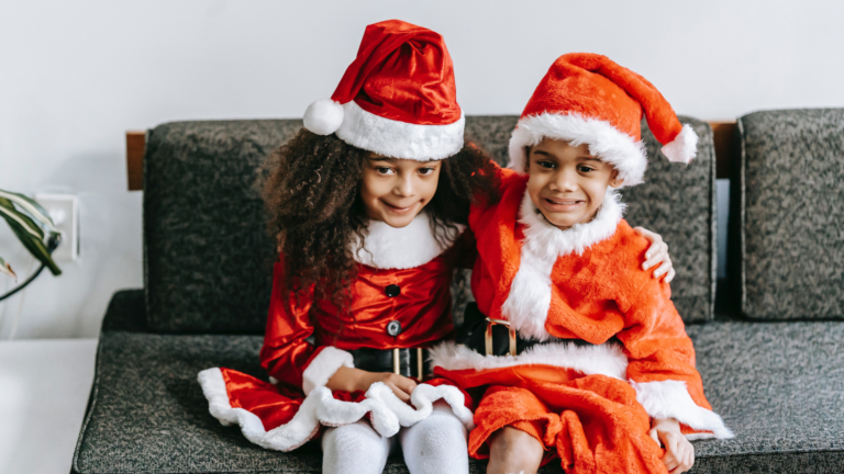 How to Tell Your Kids the Truth About Santa | themompsychologist.com