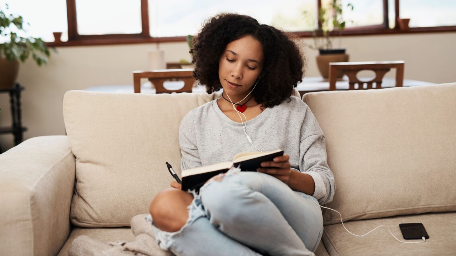 Raising Critical Thinkers | themompsychologist.com